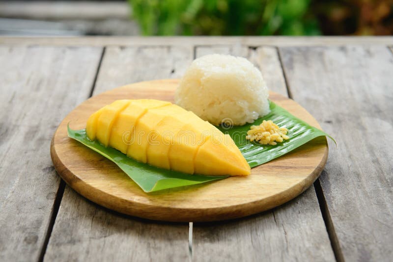 Mango and Sticky Rice, Traditional Thai Dessert Stock Photo - Image of ...