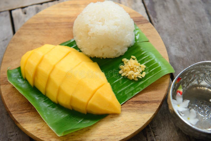 Mango Sticky Rice on Wooden Plate Stock Photo - Image of fresh, asian ...