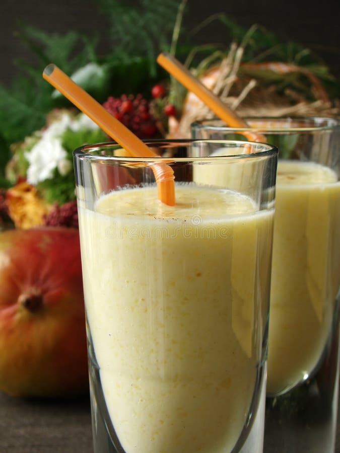 Lassi De Mangue, Boisson Indienne, Boisson De Smoothie Avec Du Yaourt ...