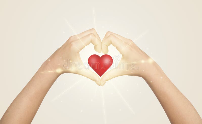 Mani Che Creano Una Forma Con Cuore Brillante Immagine Stock - Immagine ...