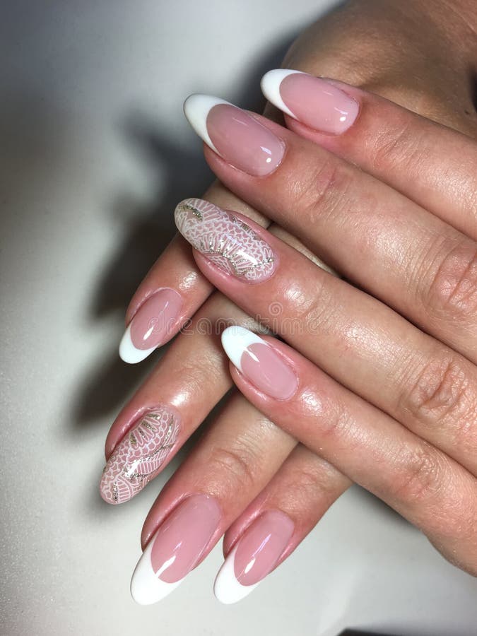 Manicura Francesa Blanca Delicada Foto de archivo - Imagen de encanto ...