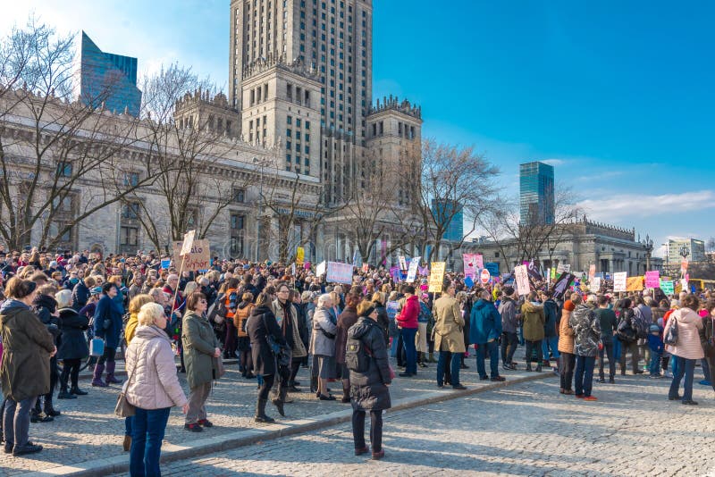 Manifa 2017 imagen de archivo editorial. Imagen de exterior - 89128709