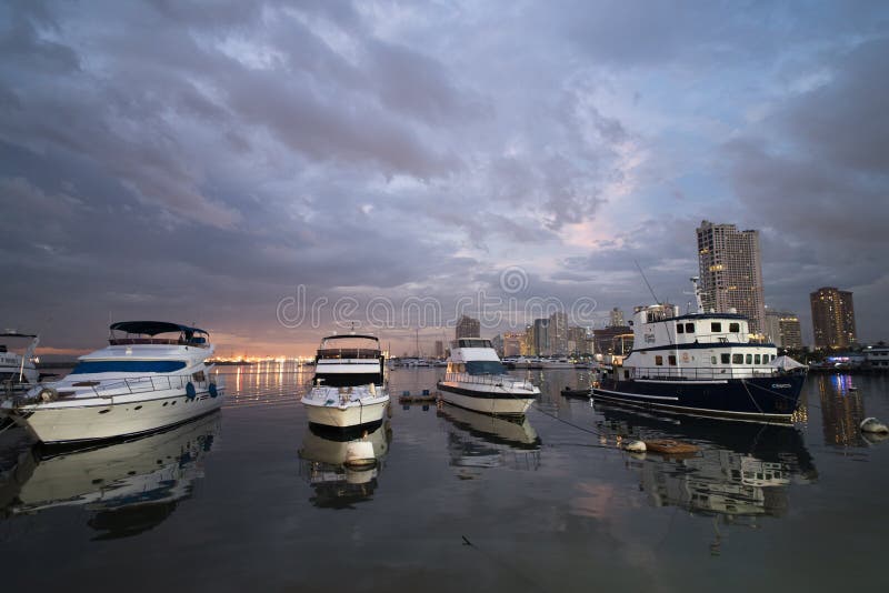 Manila Bay at Harbor Square Editorial Stock Image - Image of view ...