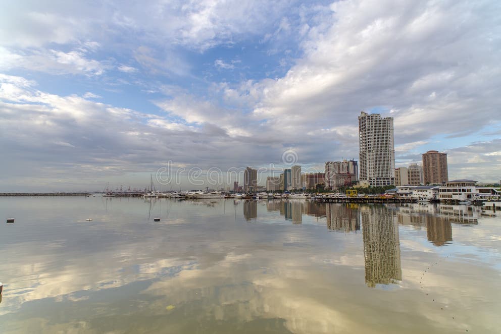 Manila Bay at Harbor Square Editorial Stock Image - Image of skyscraper ...