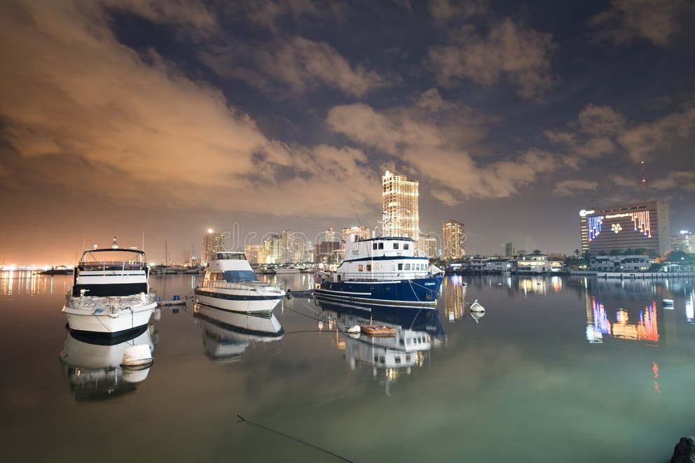 Manila Bay at Harbor Square Editorial Photography - Image of watercraft ...