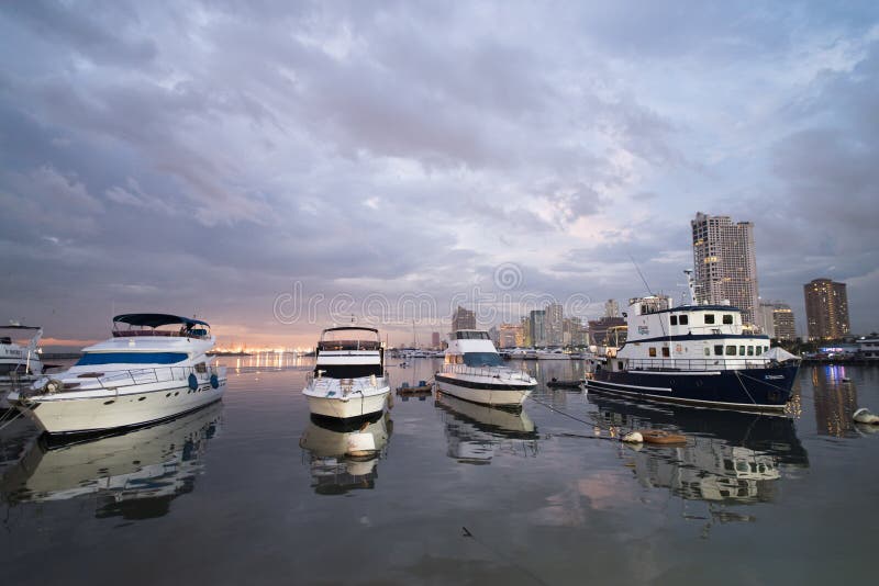 Manila Bay at Harbor Square Editorial Stock Image - Image of horizon ...