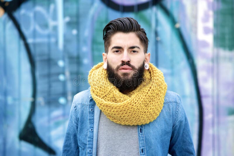 Manlig Modemodell Med Skägget Fotografering för Bildbyråer - Bild av ...