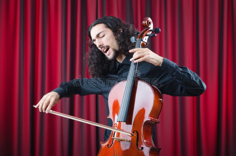 Portrait Des Jungen Mannes Mit Cello Stockbild - Bild von inhalt ...