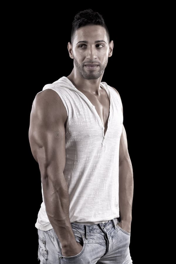 Mann Mit Muskeln Auf Einem Schwarzen Hintergrund Stockbild - Bild von ...