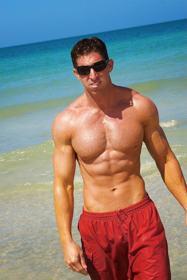 Mann am Strand stockbild. Bild von mann, abdeckung, ozean - 4782535