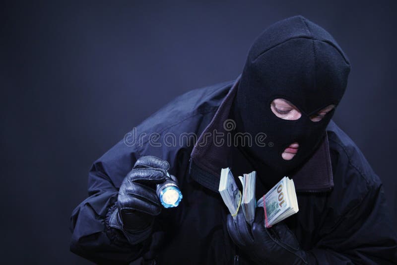 Dief Die Een Beurs Van De Handtas Van Een Vrouw Stelen Stock Afbeelding ...