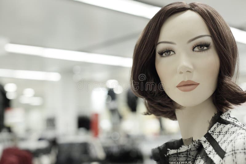 Mannequin head in the mall stock image. Image of woman - 12030731