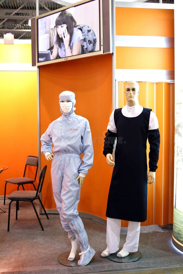 Mannequins Dressed in Chemical Laboratory Workers Editorial Photography ...
