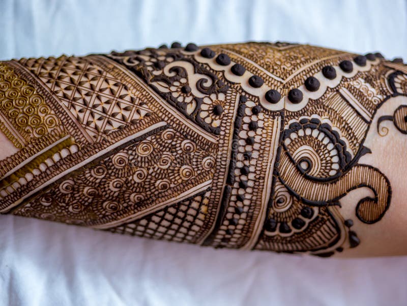 Mano de Mehndi imagen de archivo. Imagen de tradicional - 116823219