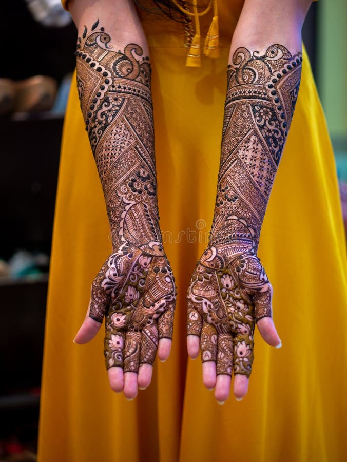 Mano de Mehndi imagen de archivo. Imagen de india, arte - 116823355