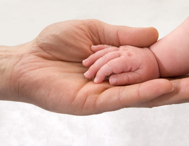 Mano Infantil En La Mano Del Padre Foto de archivo - Imagen de paciente ...