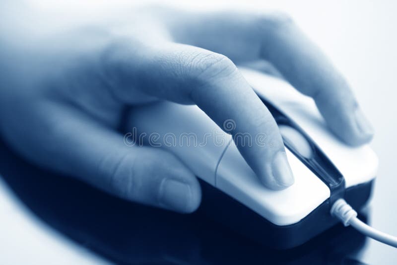 Mano sul mouse immagine stock. Immagine di ingresso, concetto - 51069509