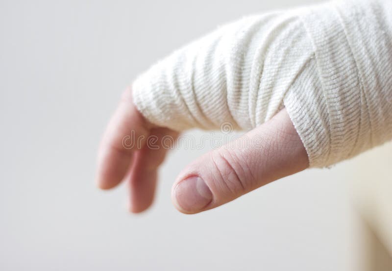 Mano vendada imagen de archivo. Imagen de cuidado, salud - 23134603