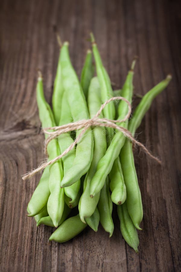 Un Manojo De Legumbres (lentejas Y Garbanzos) Y De Granos Del Arroz ...
