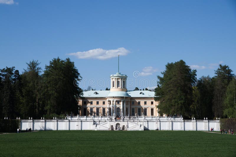 Manor house front view stock image. Image of antique - 21578557