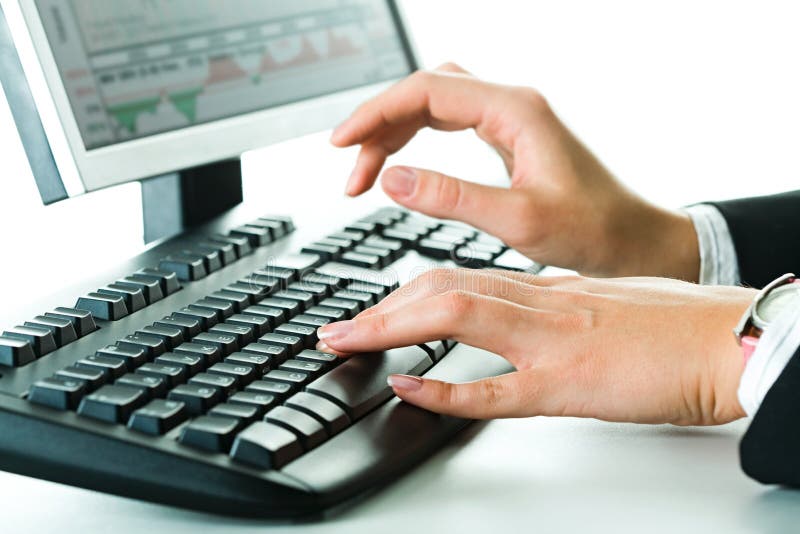 Manos en el teclado foto de archivo. Imagen de aislado - 4647642