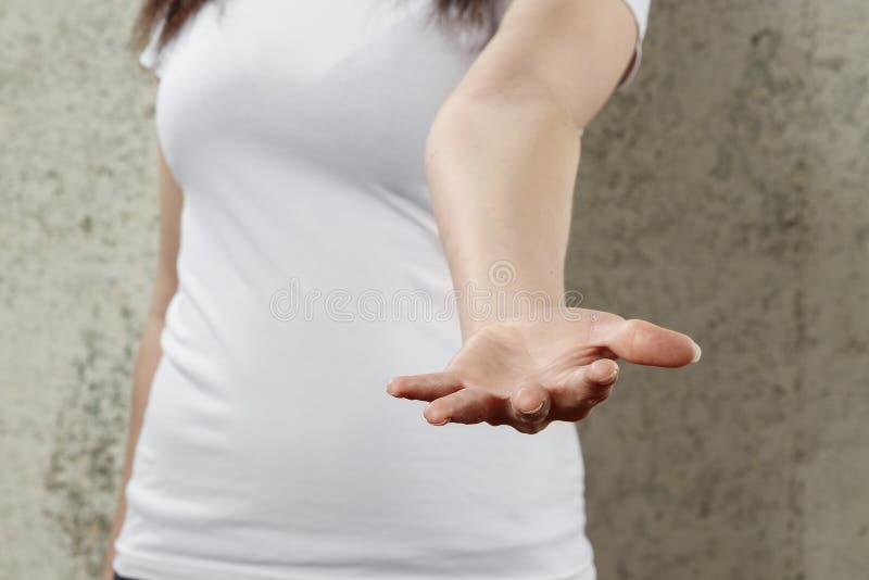 Dos Manos Son Extendidas Hacia Foto de archivo - Imagen de gente ...