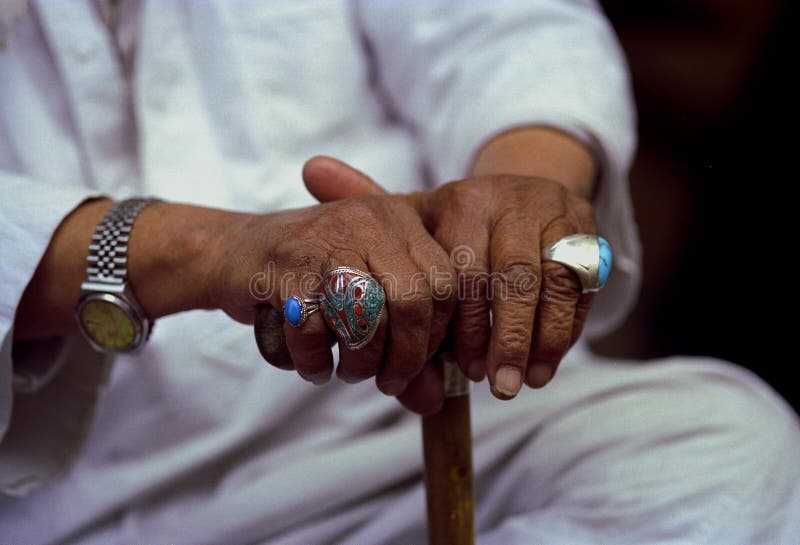 Manos fuertes foto de archivo. Imagen de egipto, palillo - 2439560