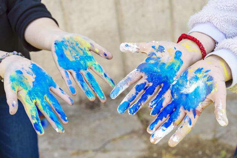 206 Colores De Fondo Manos Pintadas Fotos - Libres de Derechos y ...