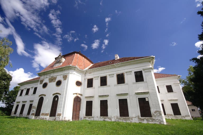 1,344 Symmetrical Mansion Stock Photos - Free & Royalty-Free Stock ...