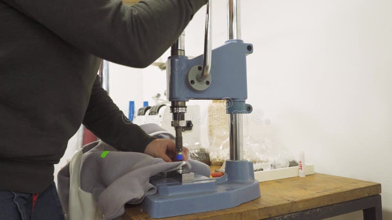 The Process of Installing Veneers. Installation of Veneers in Modern ...