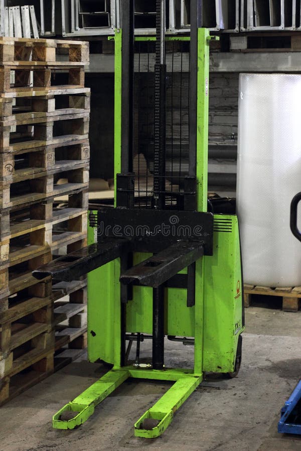 Manueller Gabelstapler Manueller Hydraulischer Stapler Stockbild - Bild ...