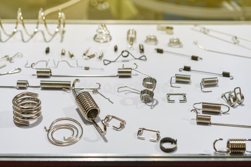 Many Kind of Flexibility Metal Coil Spring for Industrial on Table ...