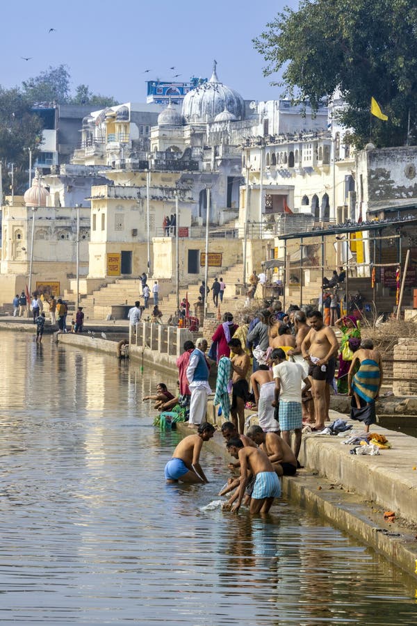 Many People Taking Holy Bath in the Lake of Pushkar Editorial ...
