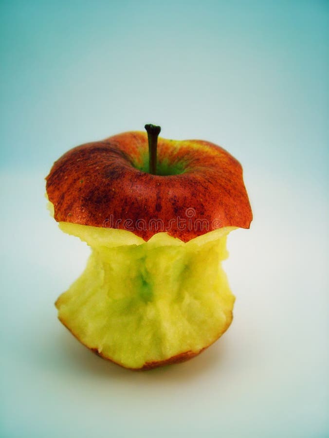 Manzana roja masticada foto de archivo. Imagen de mordedura - 40751322