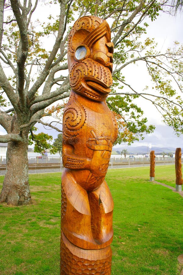 Maori Sculpture Art editorial stock image. Image of engrare - 4386214