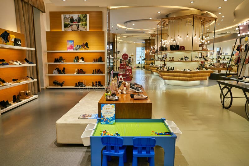 MAP store in Shenzhen editorial photography. Image of shopping - 294481757
