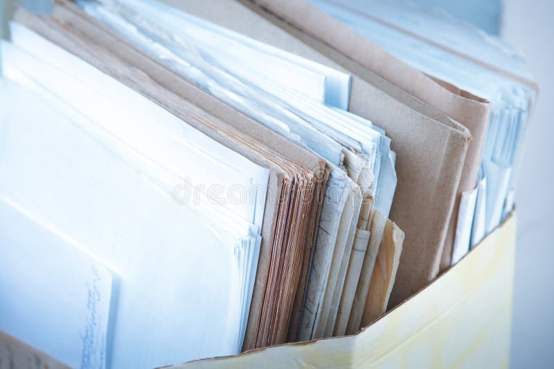 Pappers- dokument i arkiv arkivfoto. Bild av arkitektoniska - 35300112