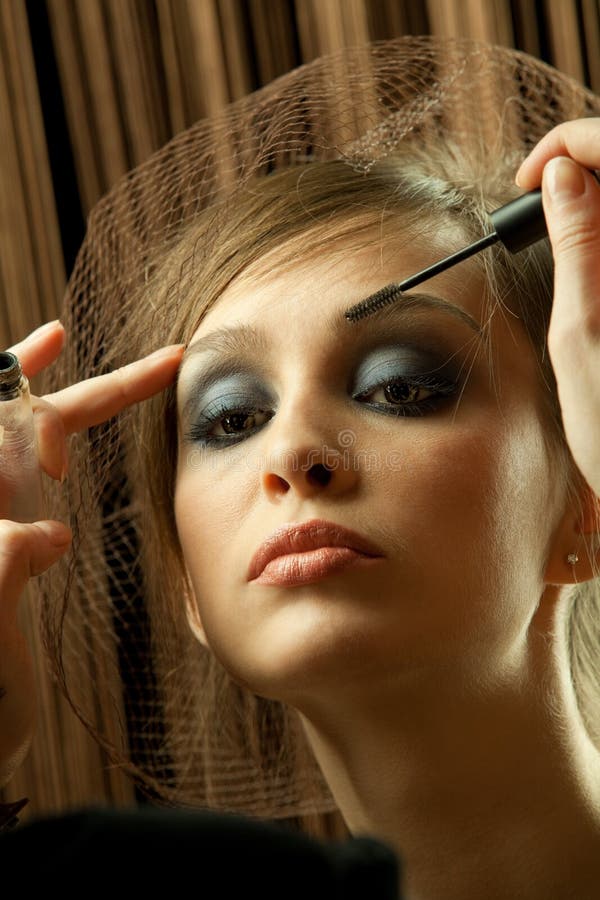 Maquillaje profesional imagen de archivo. Imagen de hermoso - 19150447