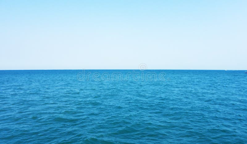 Mar aberto foto de stock. Imagem de nublado, sunlight - 51429112