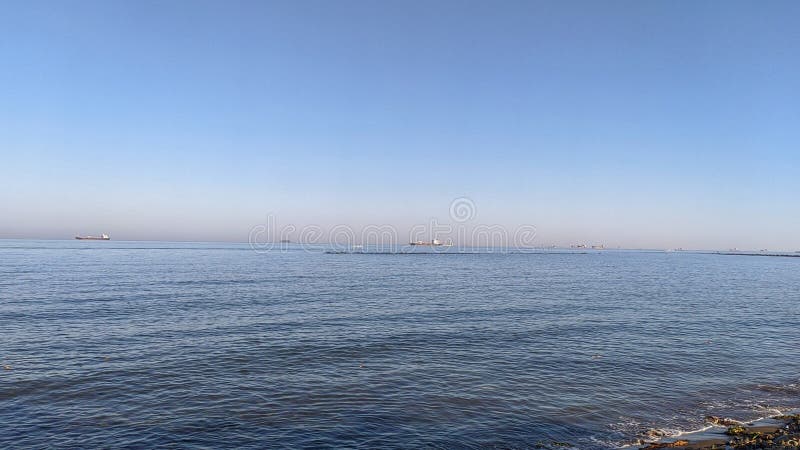 Mar aberto visto da praia imagem de stock. Imagem de nuvem - 288349031