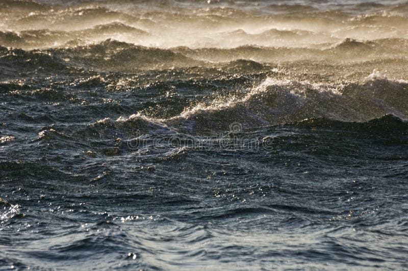 Castillo De San Sebastian En El Mar Agitado, Cádiz Foto de archivo ...