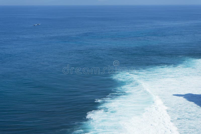 Mar azul foto de archivo. Imagen de horizontal, copia - 102341406