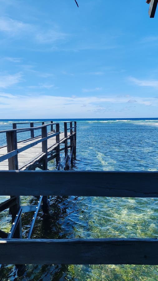 Mar Azul Mar Isla De Los Mares Vigas Vistas Al Mar Foto de archivo ...