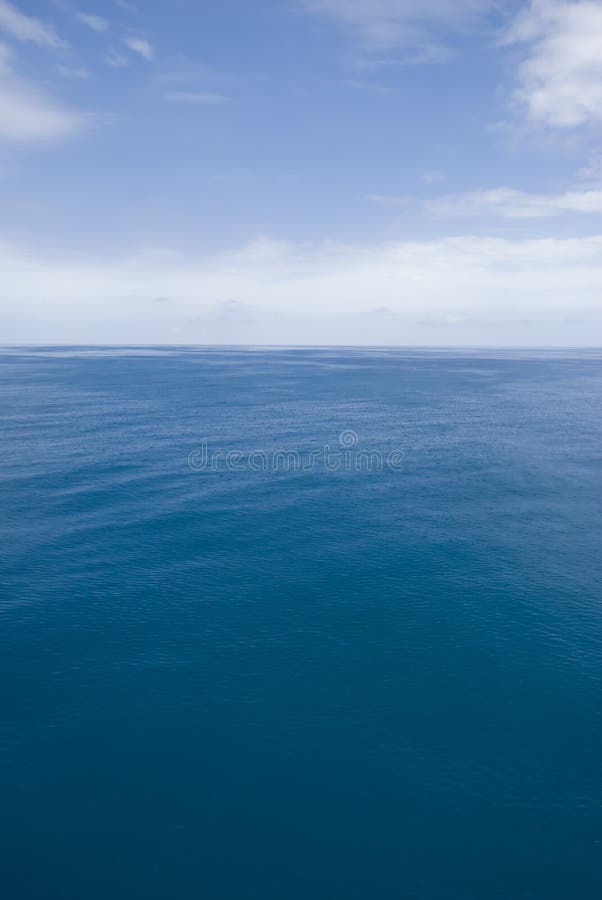 Mar calmo imagem de stock. Imagem de oceano, calma, céu - 6572255