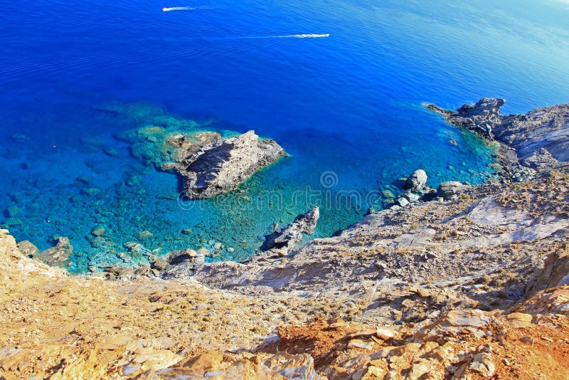 Mar claro raso da Creta foto de stock. Imagem de mediterrâneo - 34032288