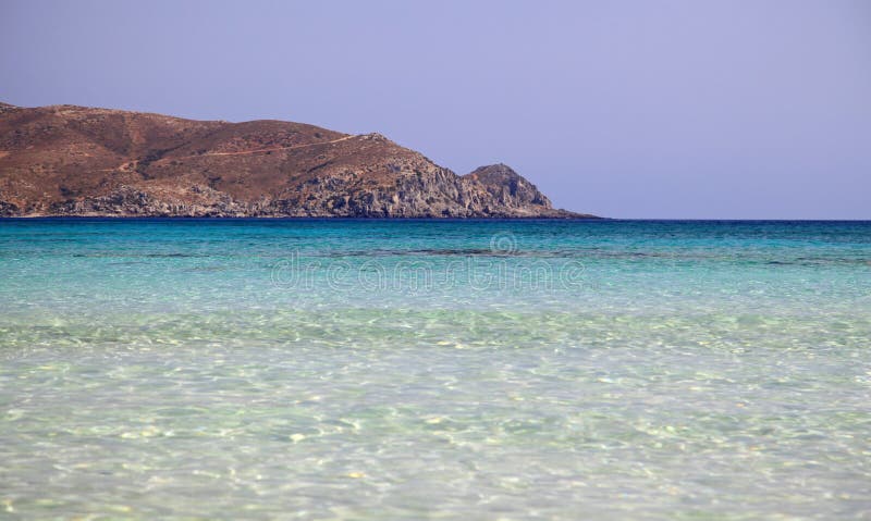 Mar claro raso da Creta foto de stock. Imagem de costa - 34031258