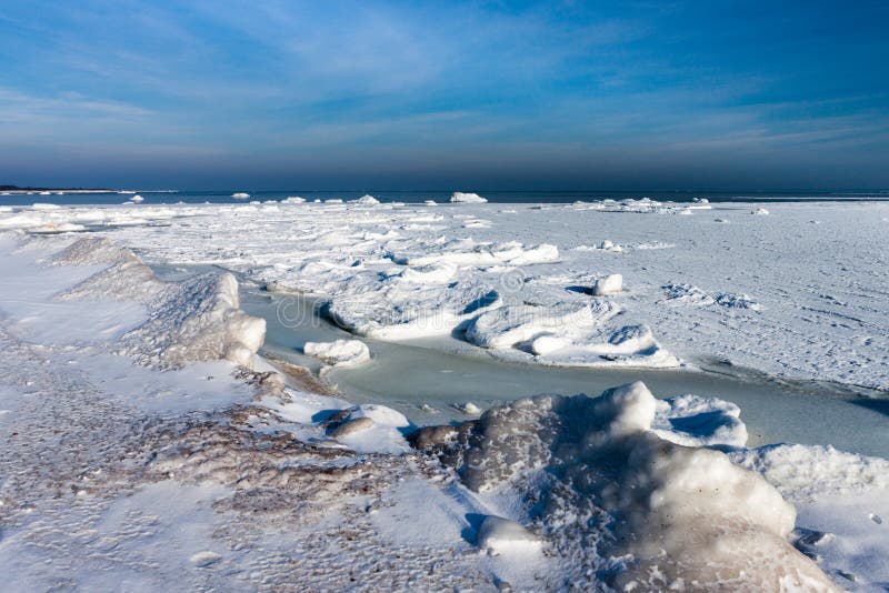 Mar congelado imagen de archivo. Imagen de siberia, escena - 23857439