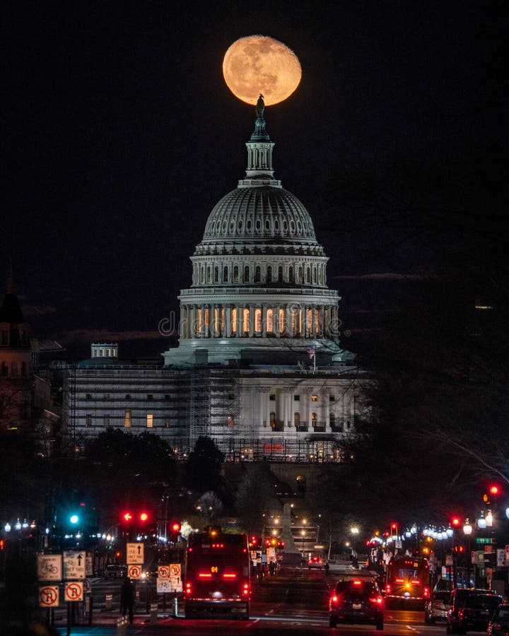 Washington DC Capitol Building with Moon at the Background Editorial ...