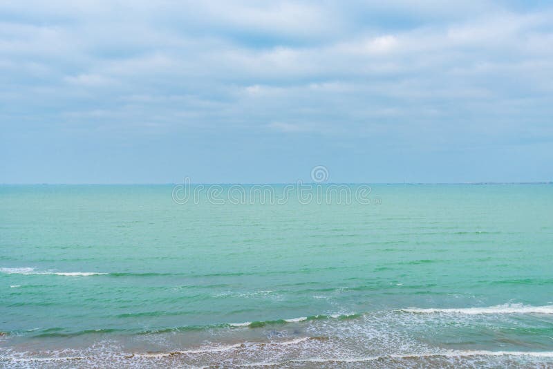 Linha Do Horizonte Sobre O Mar Azul Foto de Stock - Imagem de bonito ...
