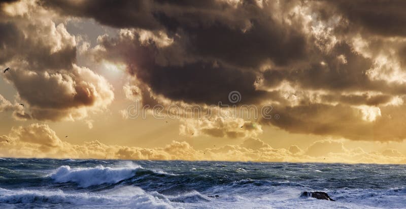Mar en la tormenta imagen de archivo. Imagen de marina - 13008315
